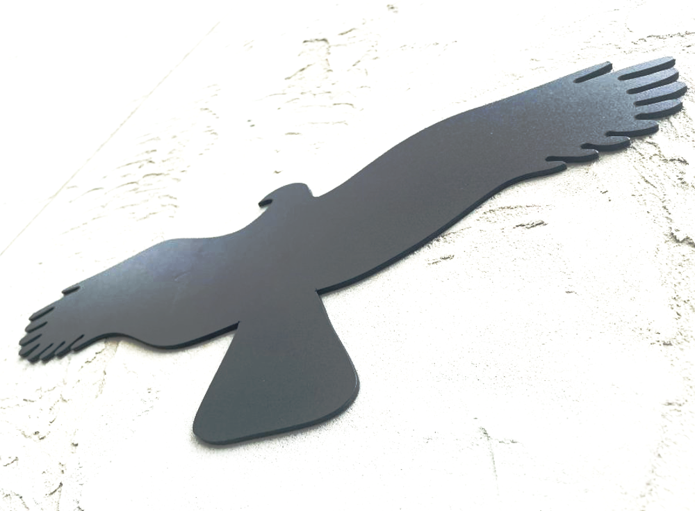 A silhouette of a raptor to protect the facade from smaller birds | E ...